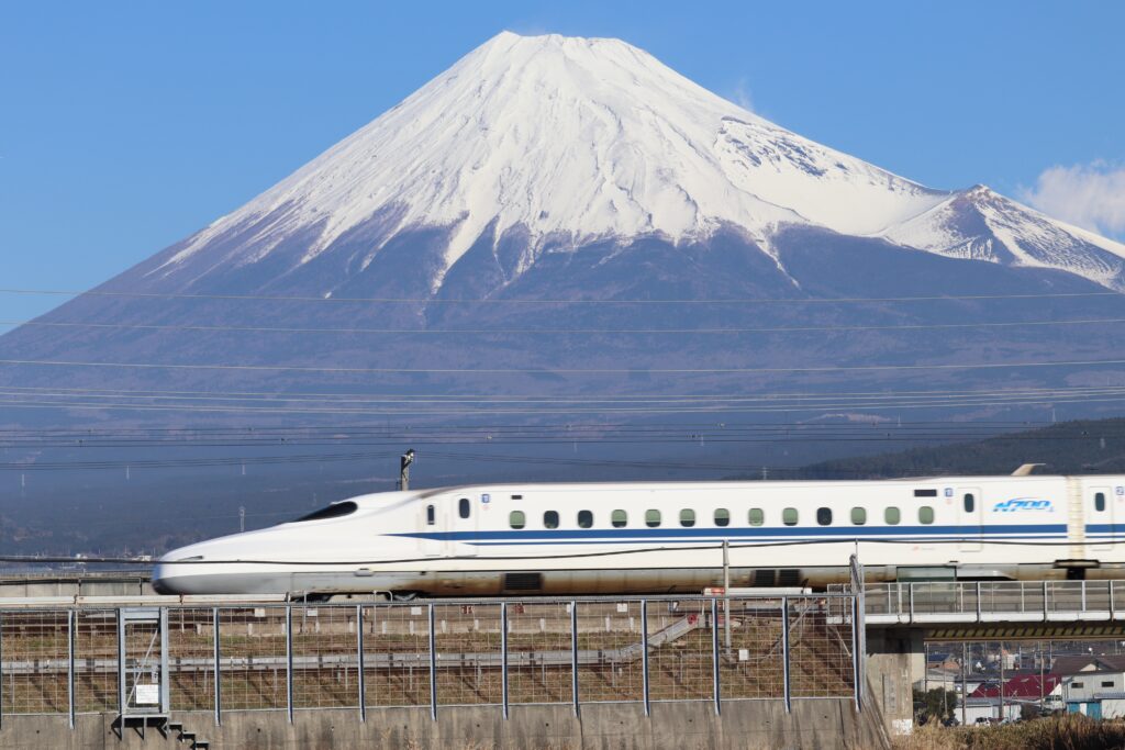 How to take a train in Japan. How to ride a train in Japan. How to use ...